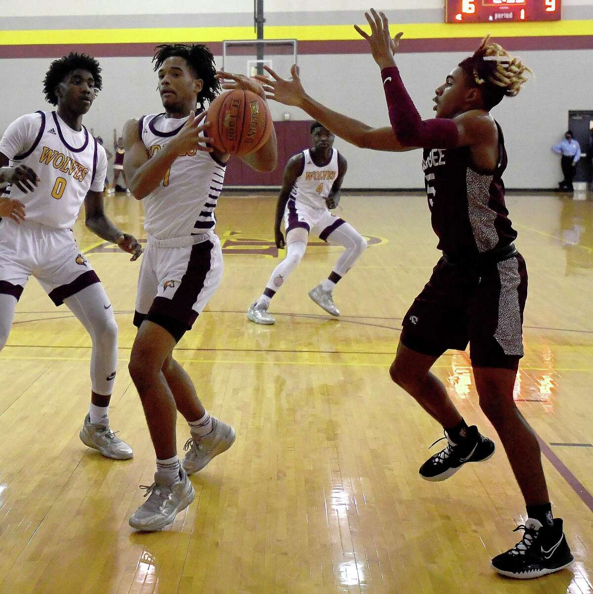 Wesley Yates shines as United dominates Silsbee in rematch