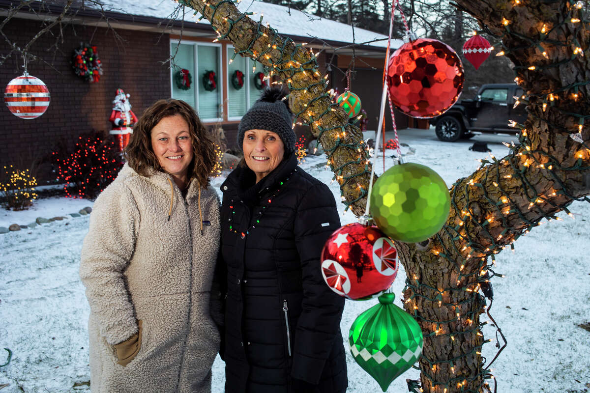 Midland artist immortalizes Greystone Farms in mural