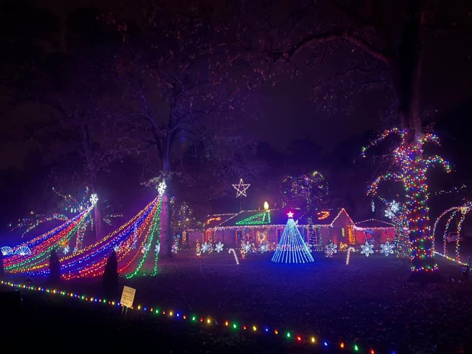 Magnolia man's holiday light show lets you step inside, takes song requests