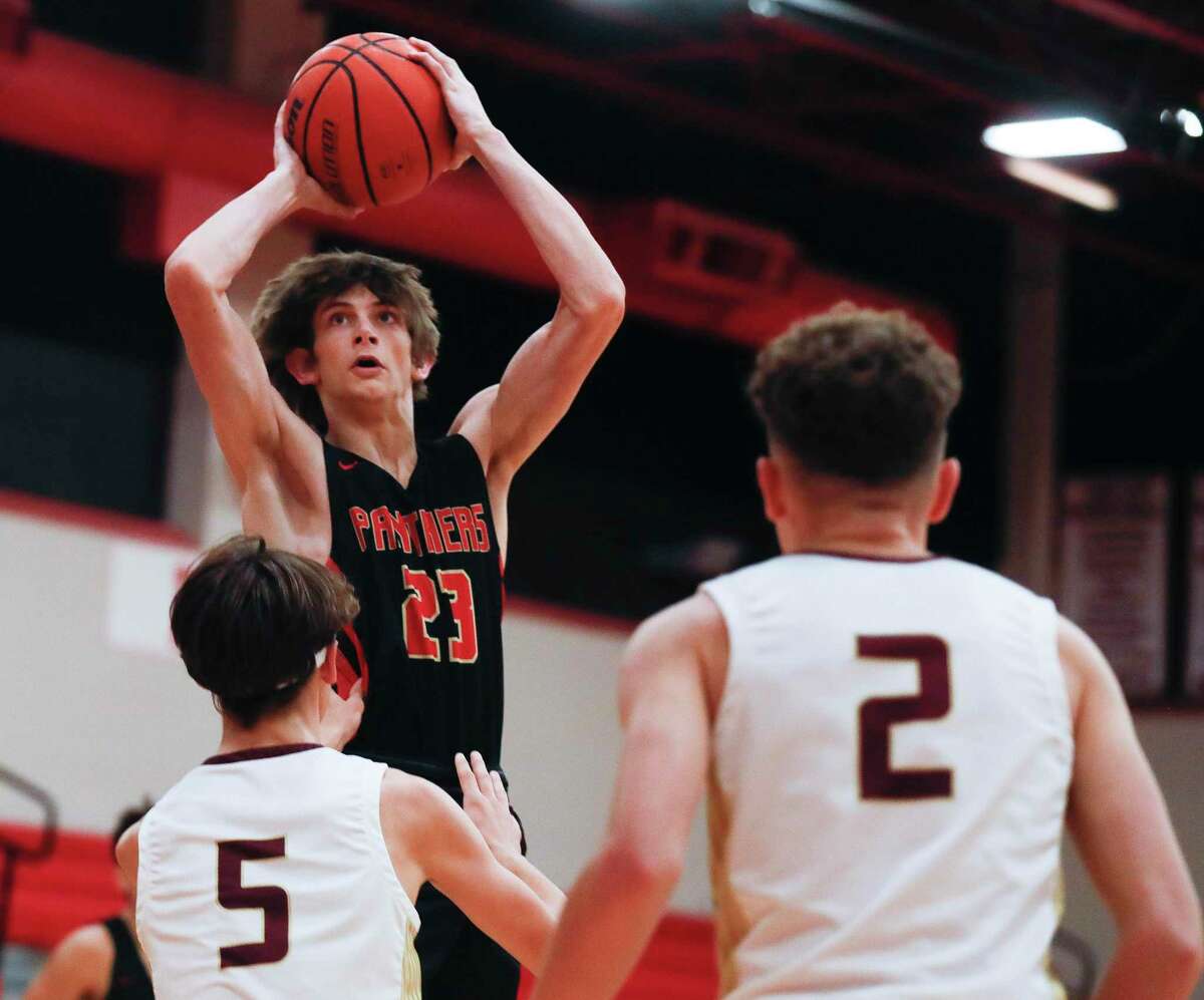 Hoops roundup: Caney Creek, Splendora both start tourney 1-1