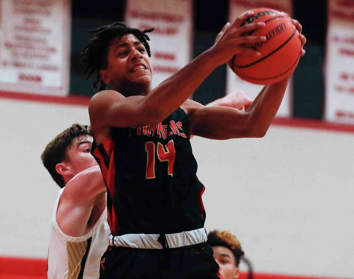 Hoops roundup: Caney Creek, Splendora both start tourney 1-1