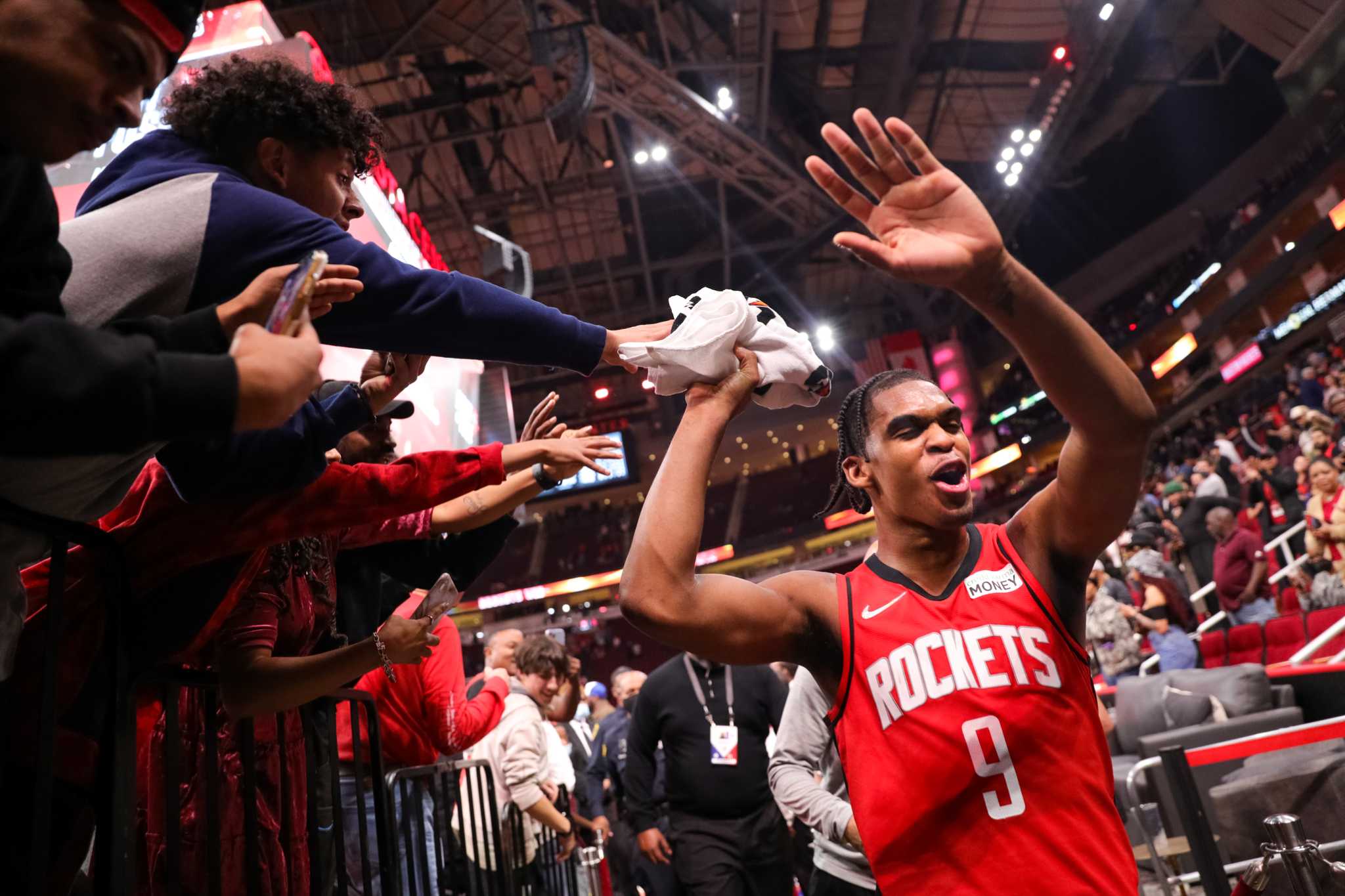 Rockets thoughts: Mid-range game is back, and so are shooters on the floor