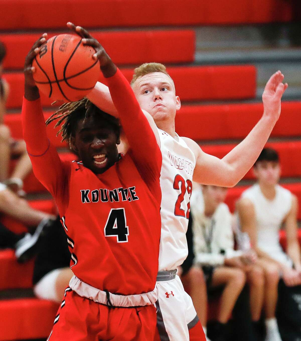 Kountze turns up pressure on Splendora in second half