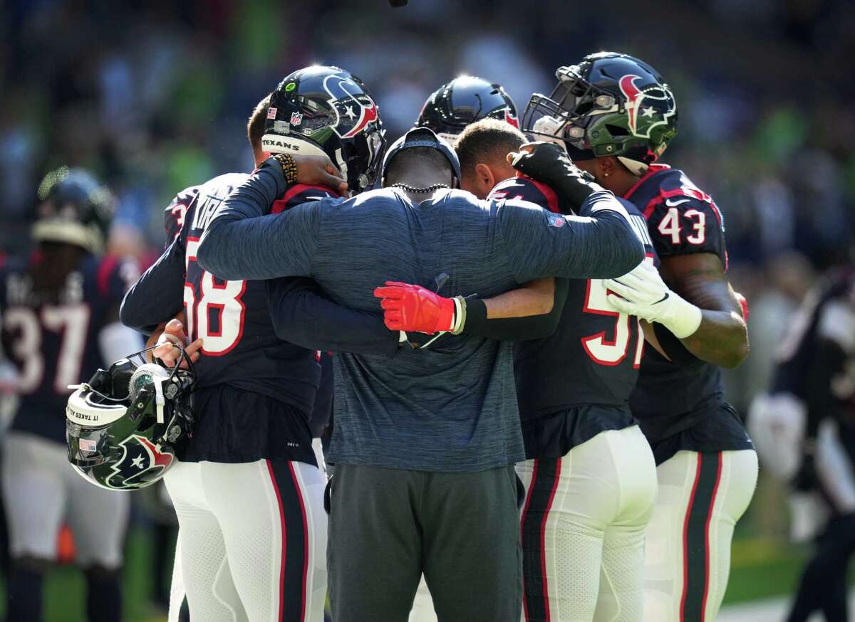 After close first half, Texans get routed by Seahawks