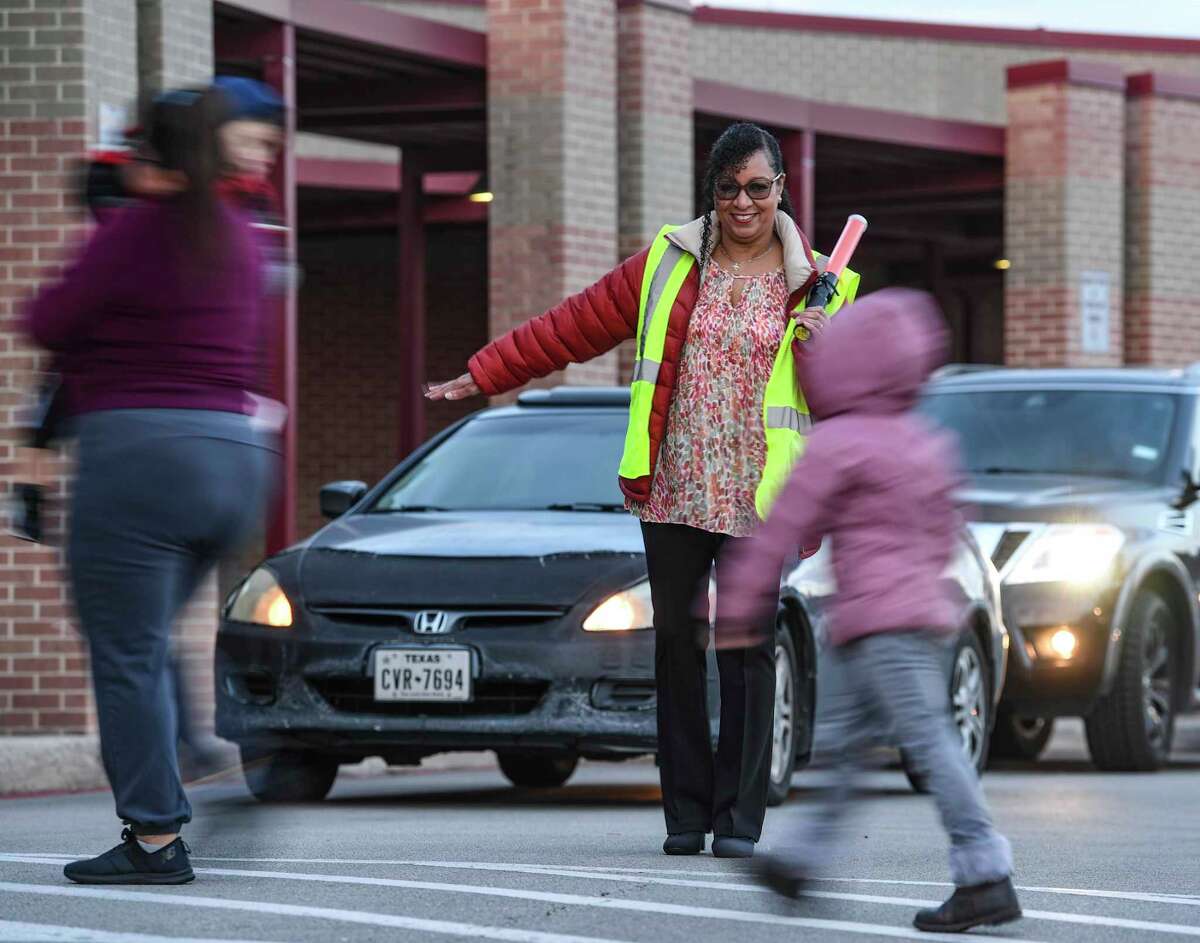 ‘She’s like an auntie’: Northeast Side crossing guard uses music to ...