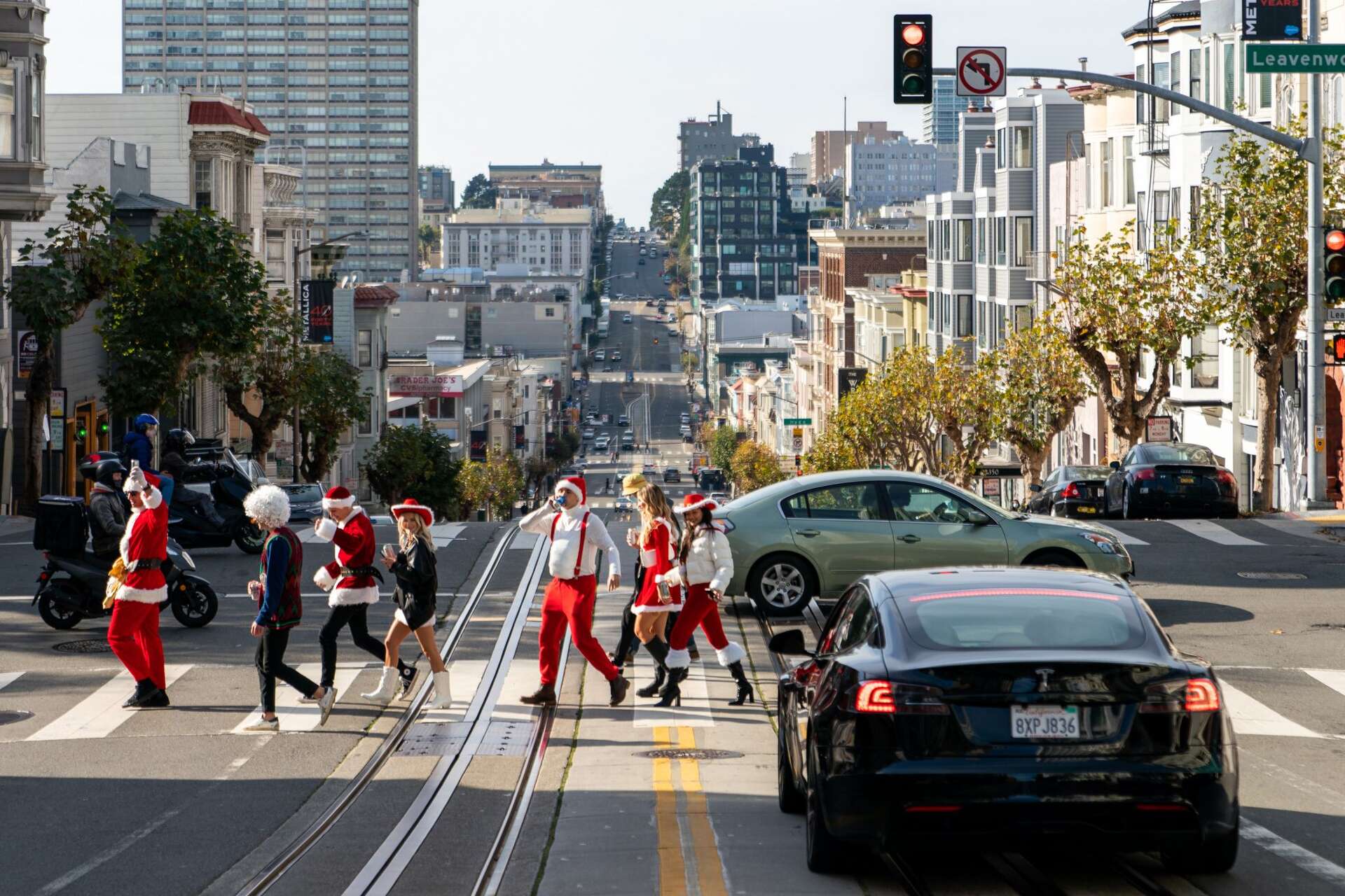 I got dragged to my first San Francisco SantaCon and I'm tired of ...