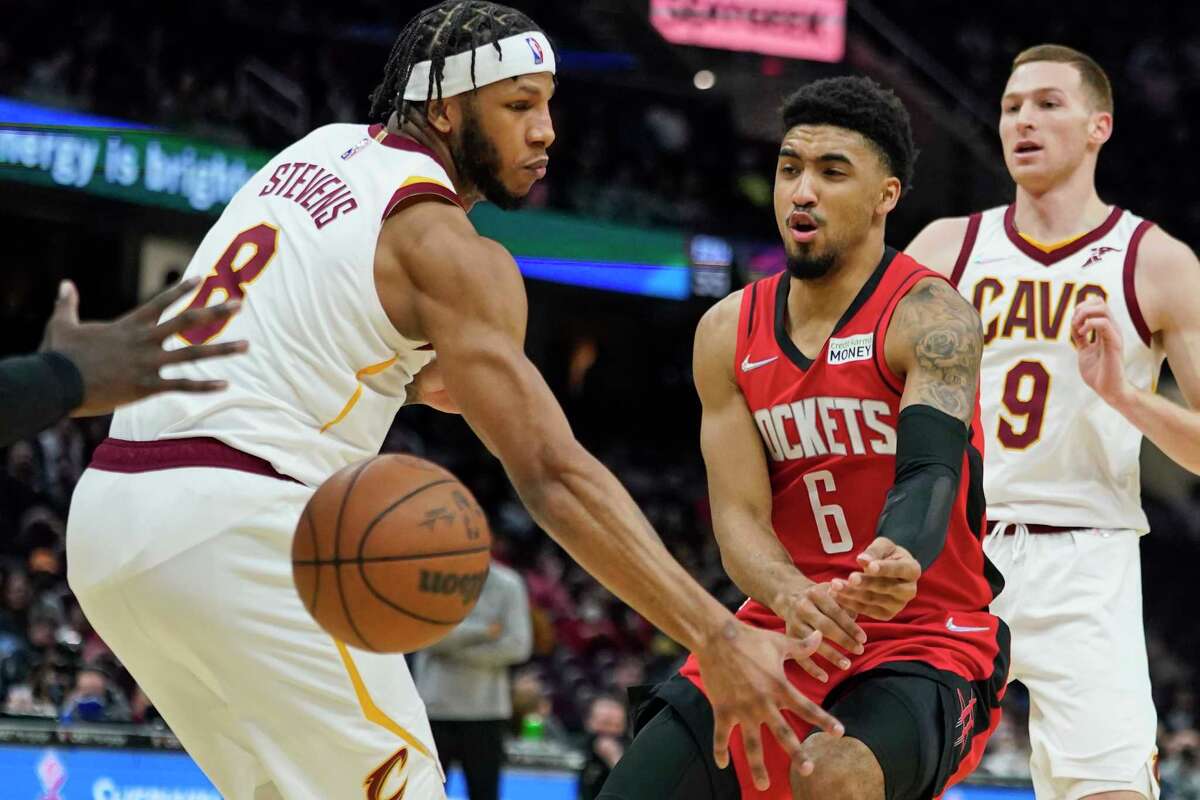 Down four starters, undermanned Rockets get rocked in Cleveland