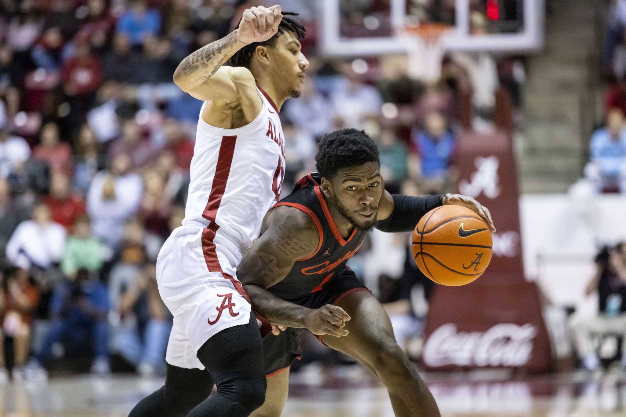 UH's Jamal Shead explains viral moment cleaning up trash after Alabama ...