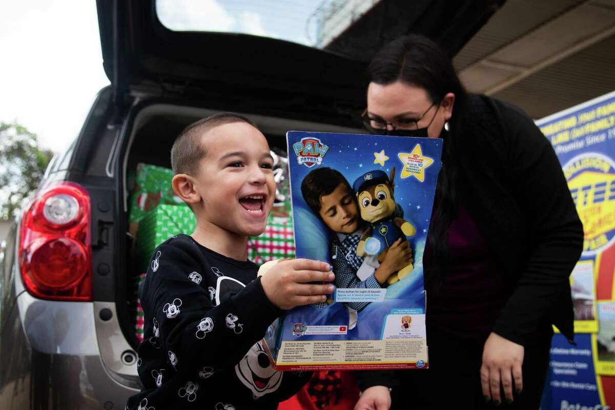 Free cars give 2 Houston moms a head start on life goals