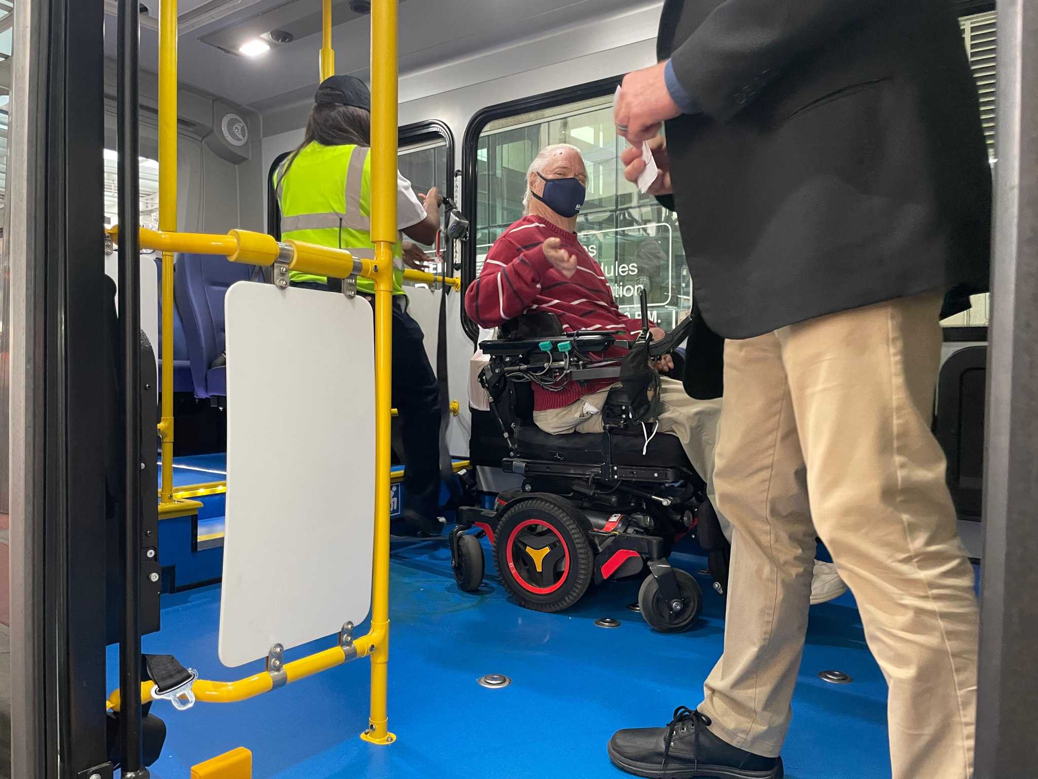 Little buses draw big praise from Metro official, who says they're vast ...