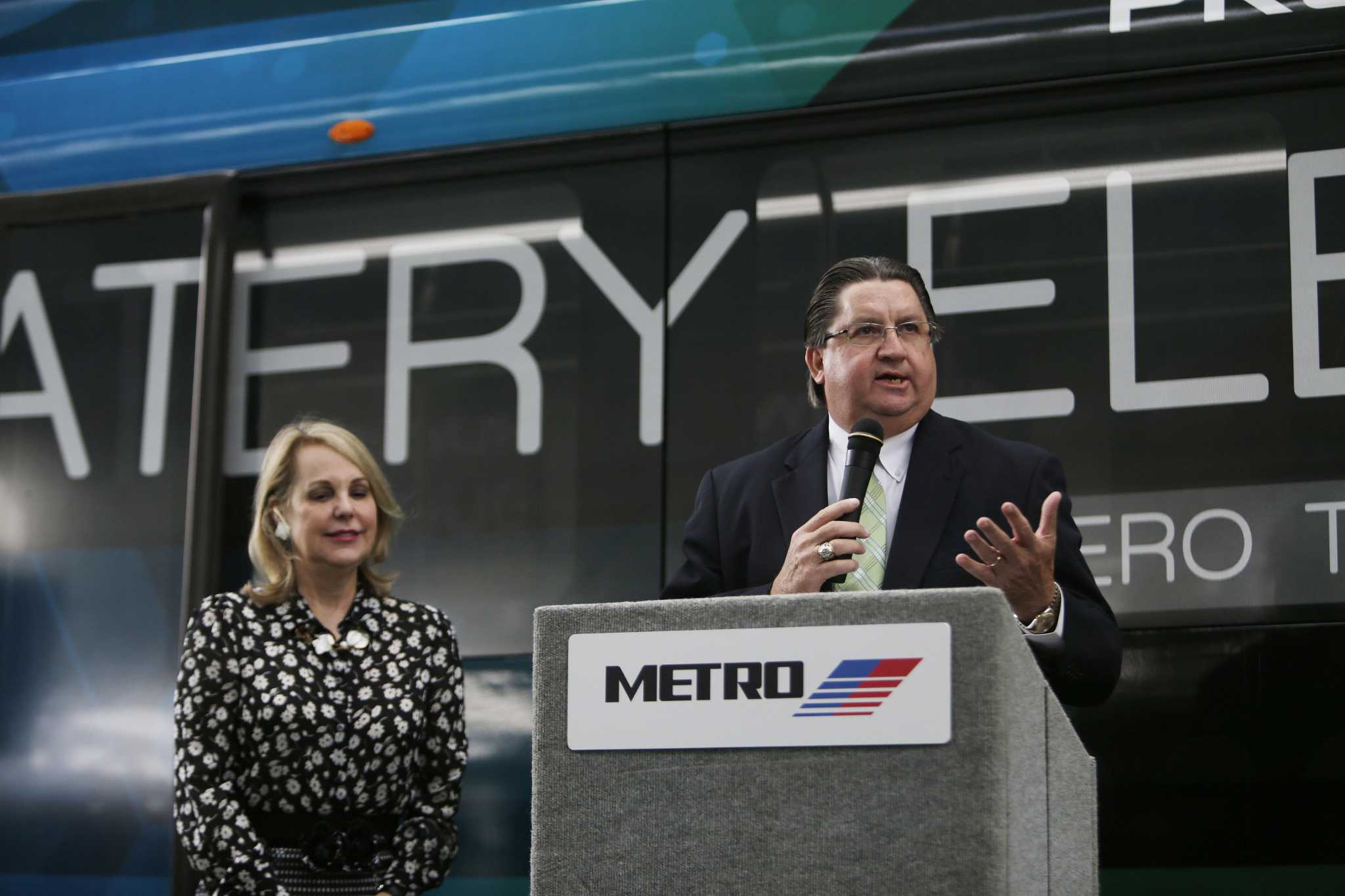 Metro CEO Tom Lambert gets pay bump to nearly $370,000