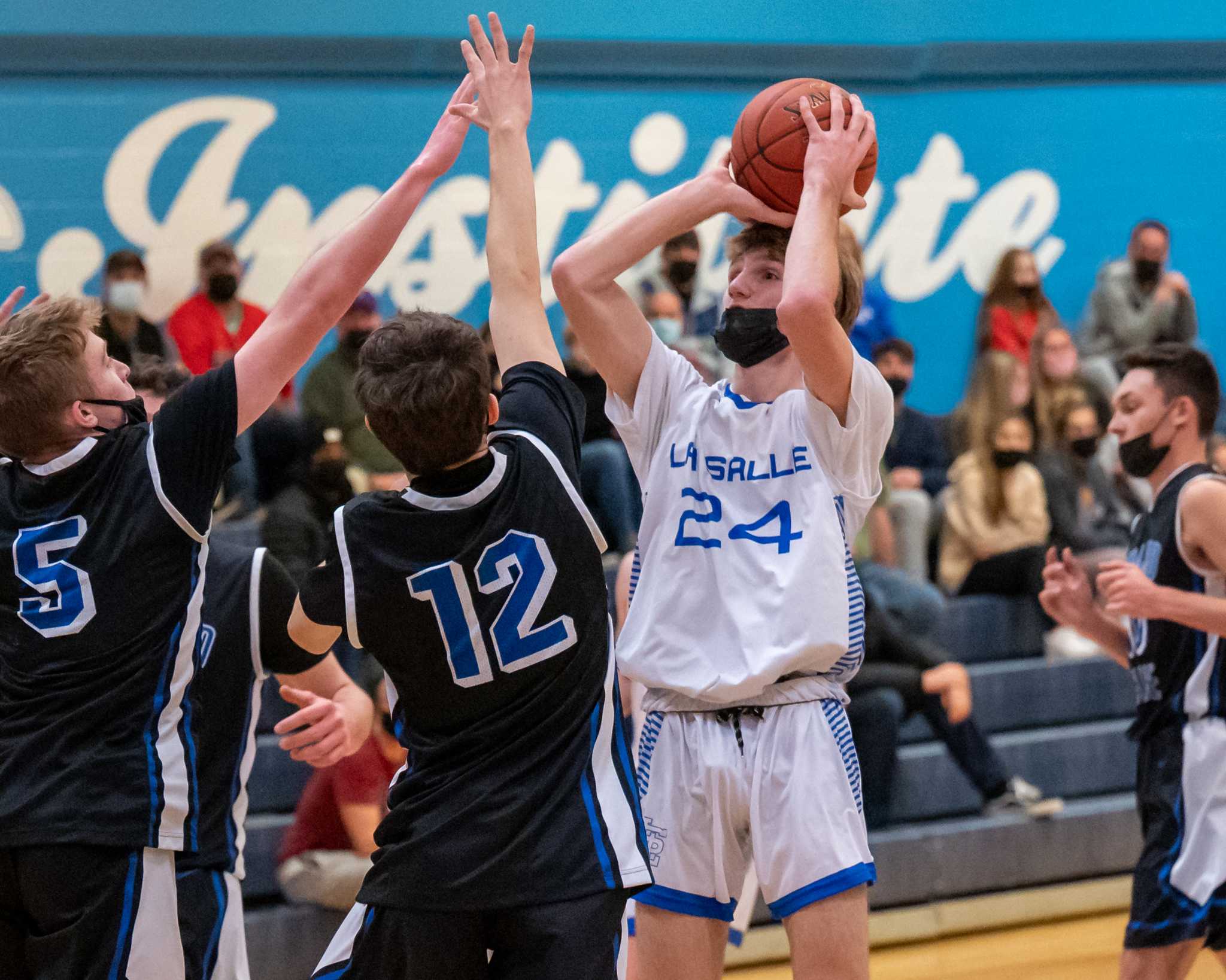 La Salle boys' basketball starts fast and finishes strong to beat ...