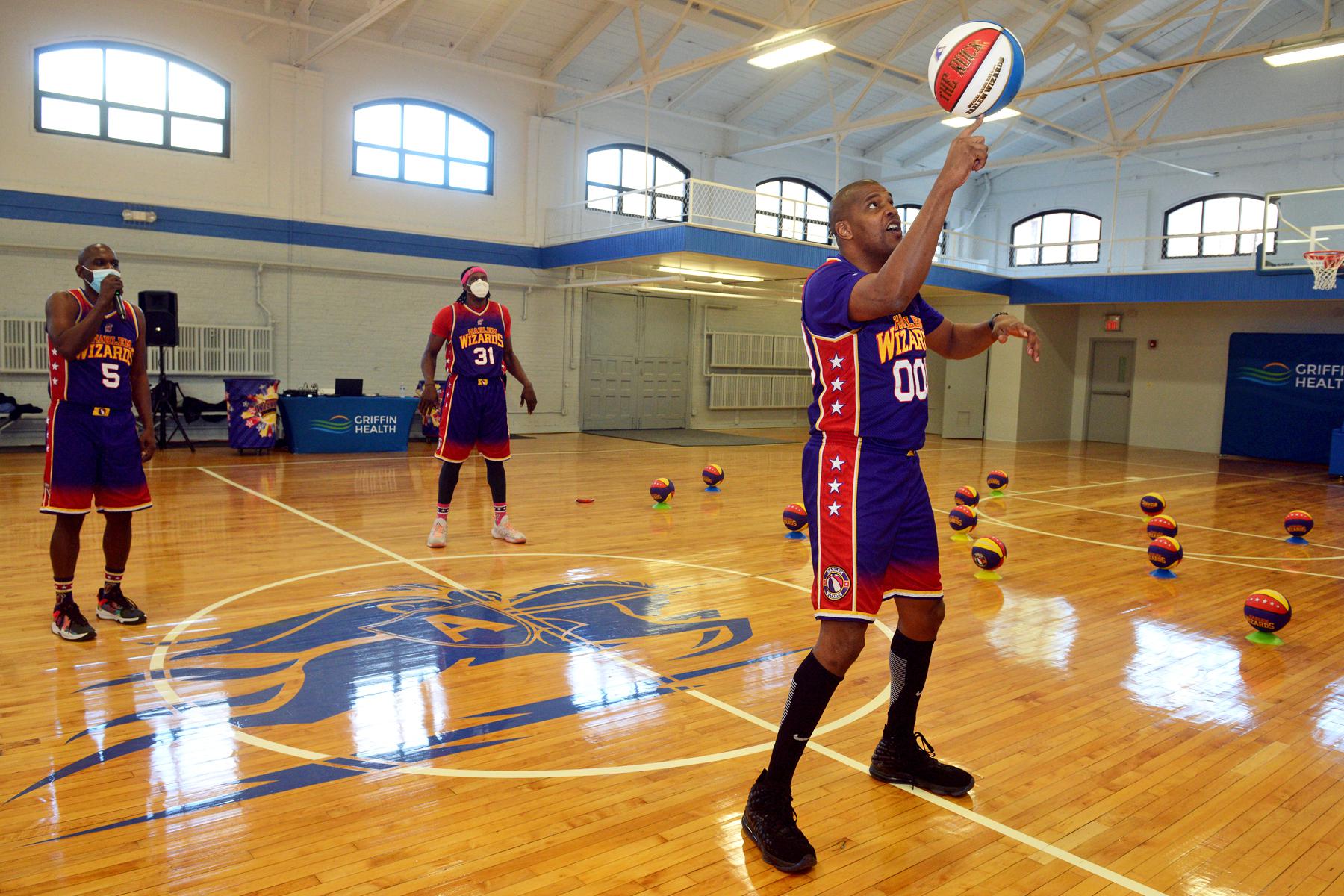 Darien Blue Wave Booster Club hosts the Harlem Wizards