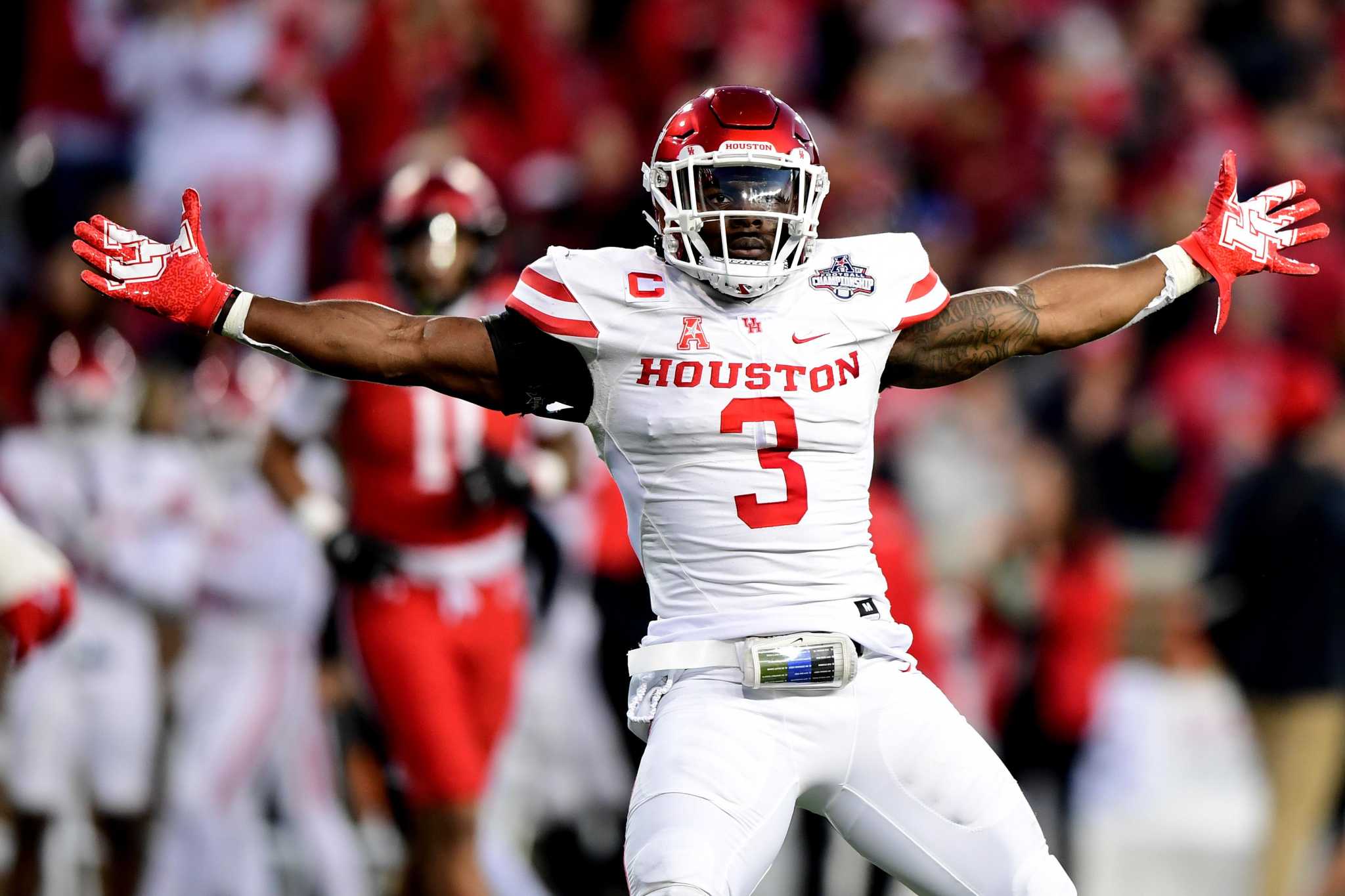 UH linebacker Donavan Mutin puts scary injury behind