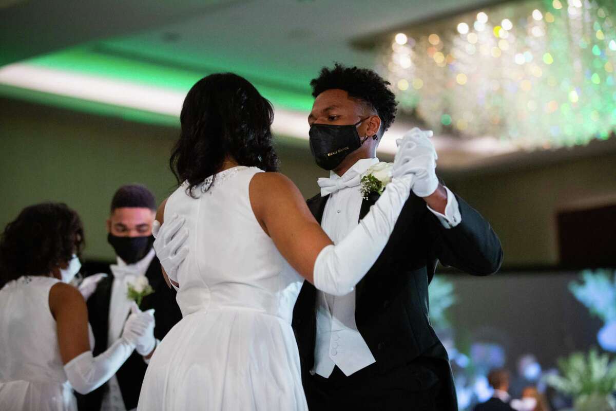 ‘A night to celebrate them': Houston's Beautillion Ball a rite of ...