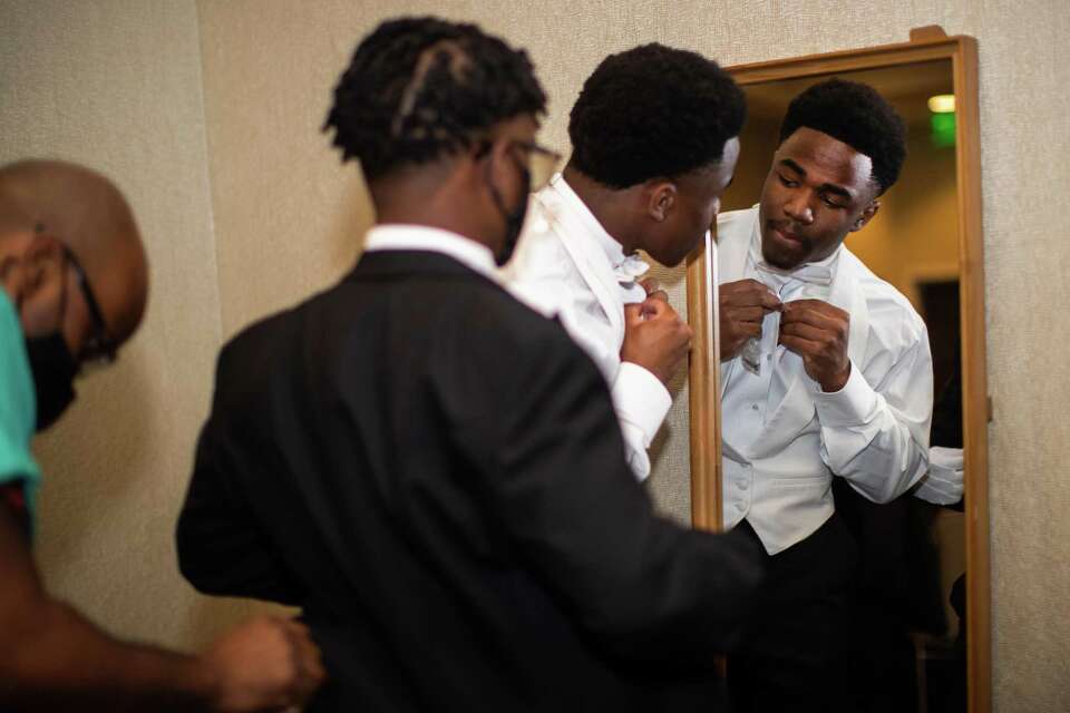 ‘A night to celebrate them': Houston's Beautillion Ball a rite of ...