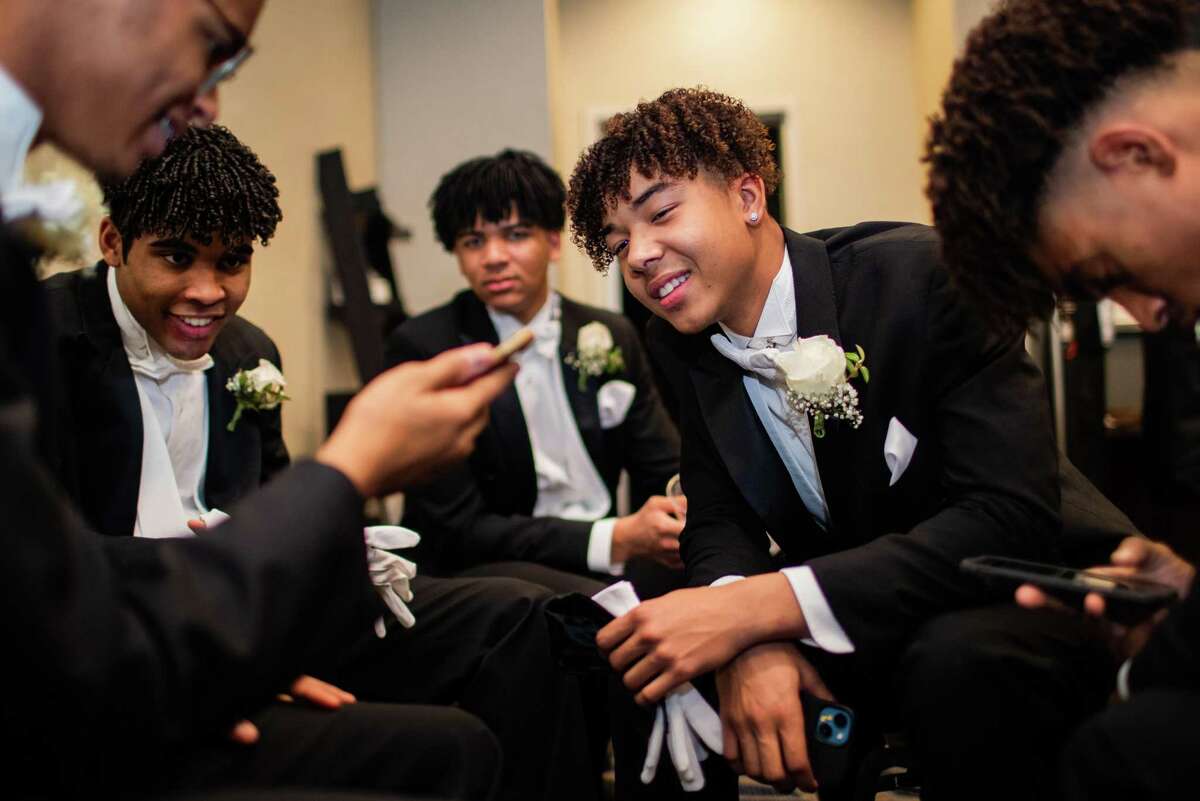‘A night to celebrate them': Houston's Beautillion Ball a rite of ...