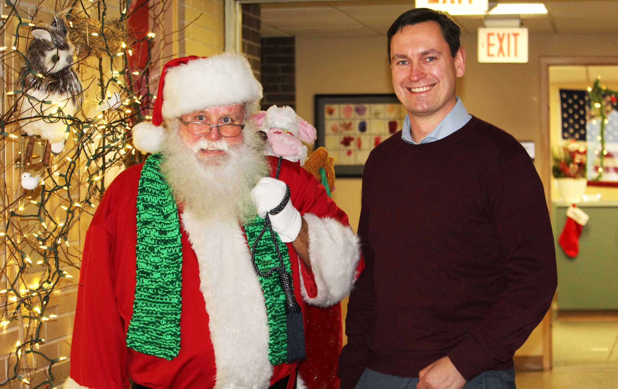 For over 20 years, Portland man spreads holiday cheer as Santa