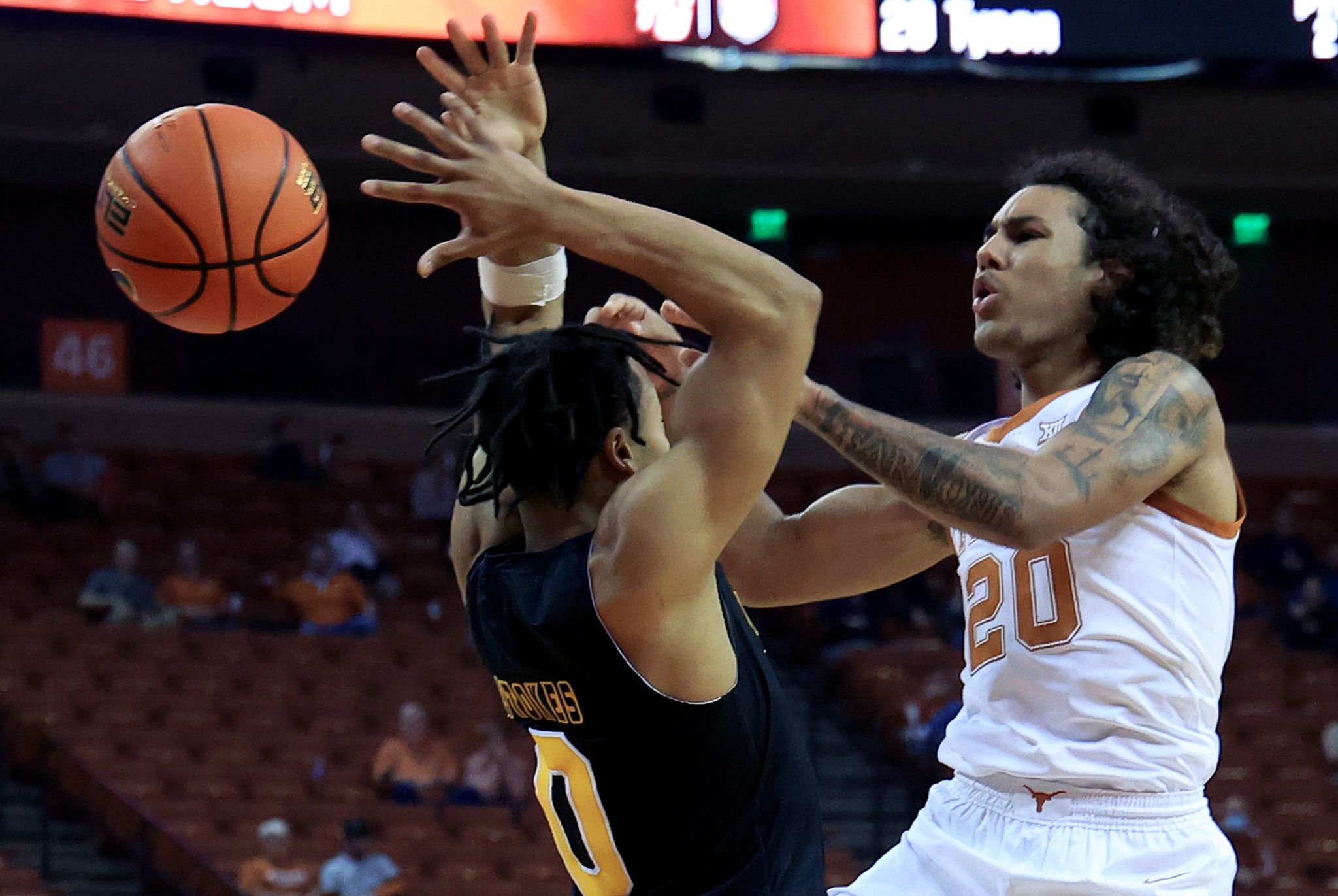 Texas freshman Jaylon Tyson transferring after just 8 games