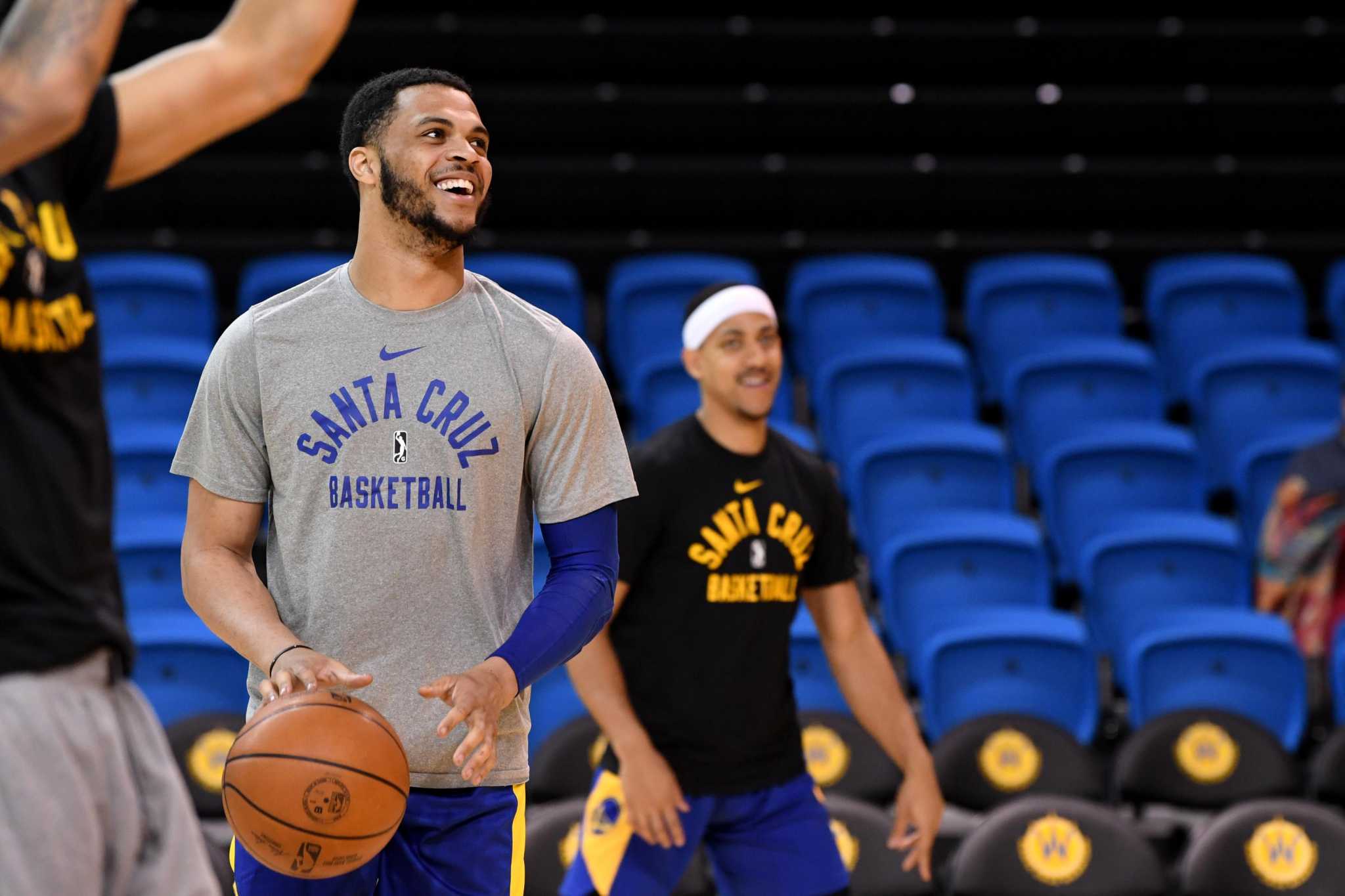 Warriors sign defensive-minded guard Quinndary Weatherspoon to two-way ...