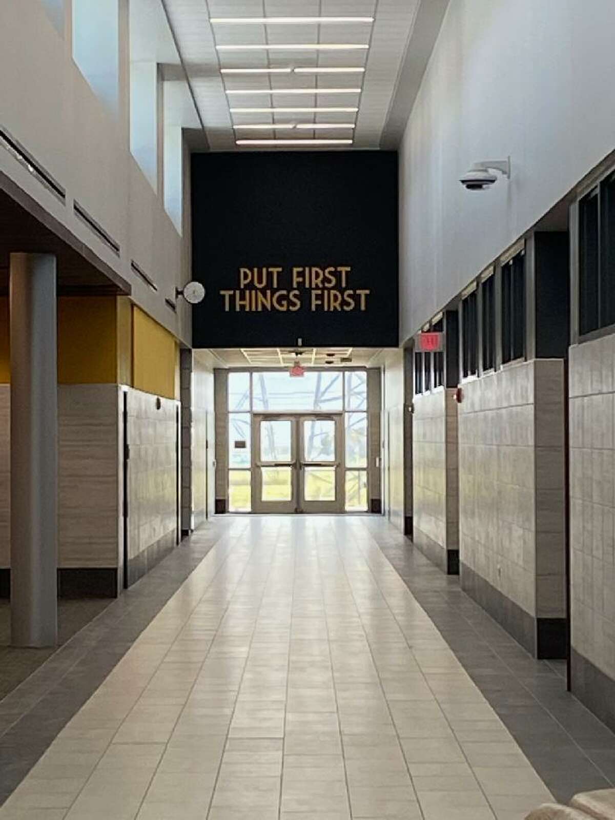 Clear View High’s new building awaits students returning from break