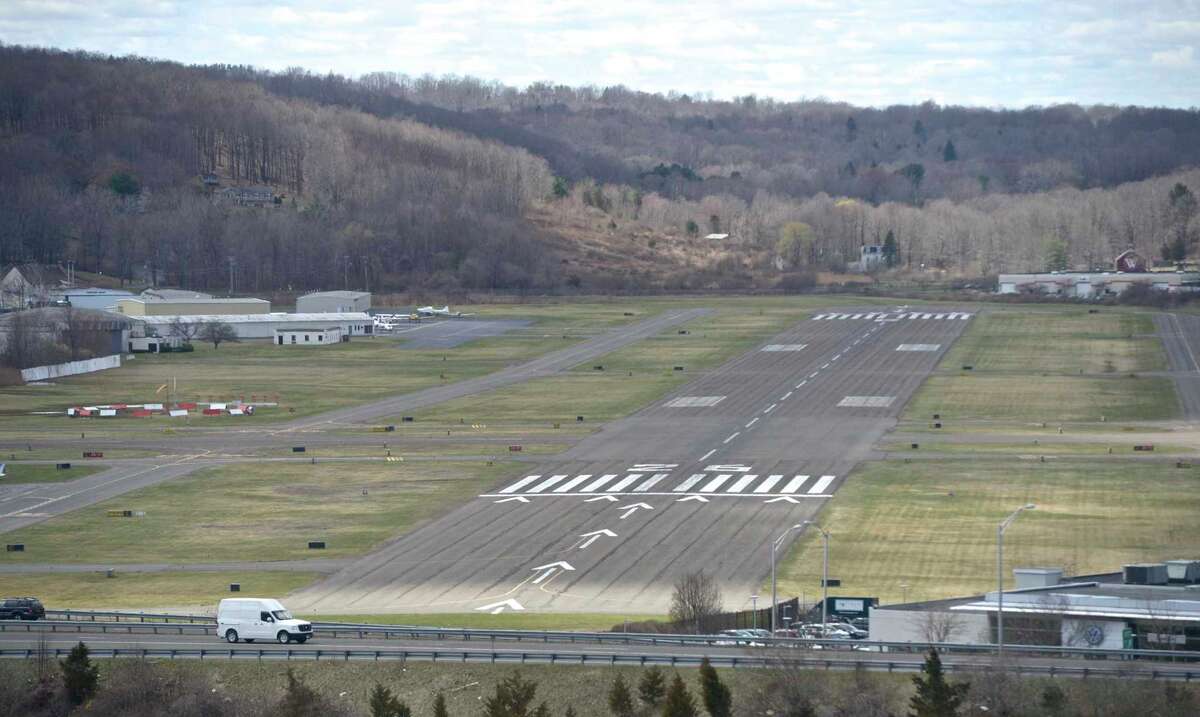 Danbury airport to get upgraded taxiway