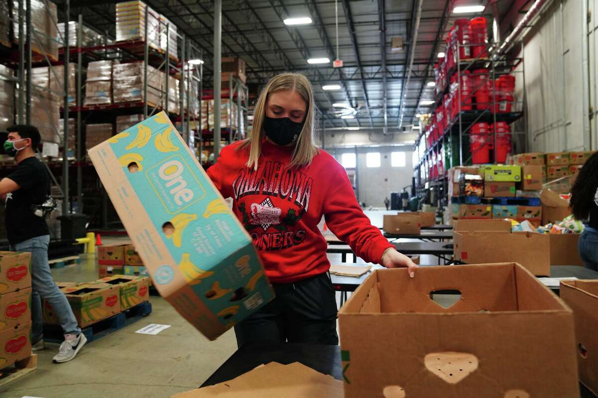 San Antonio Food Bank 'in great need' of volunteers