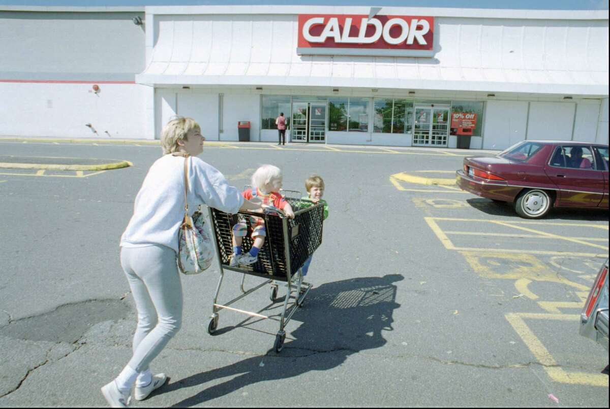 Carl Bennett, Caldor stores founder, philanthropist and 'self-made ...