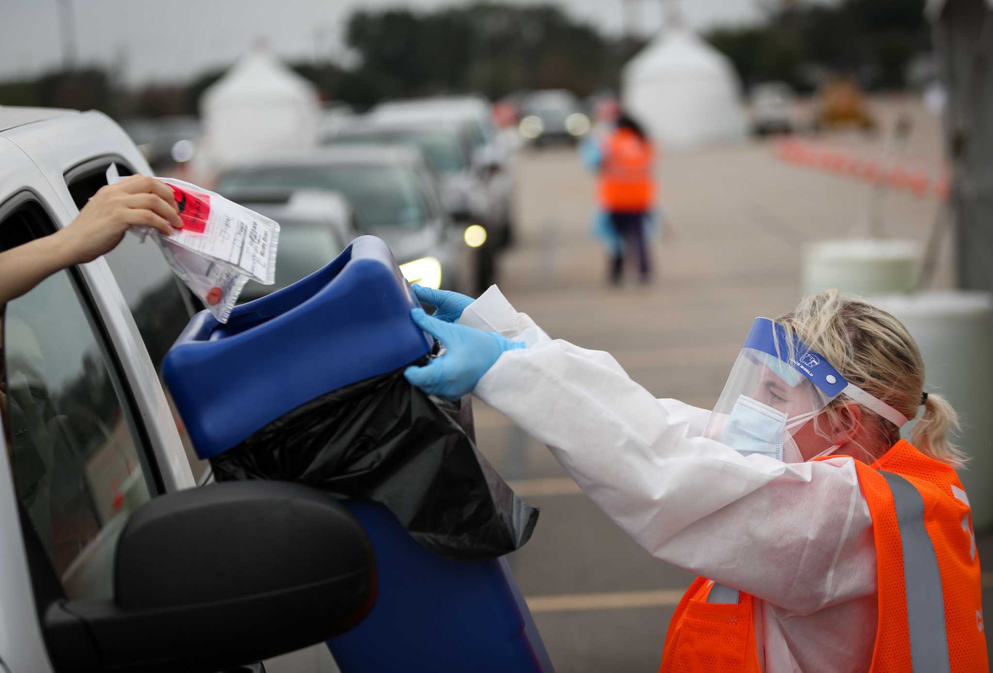 Houston doctors: CDC's new COVID isolation recommendation 'absolutely ...