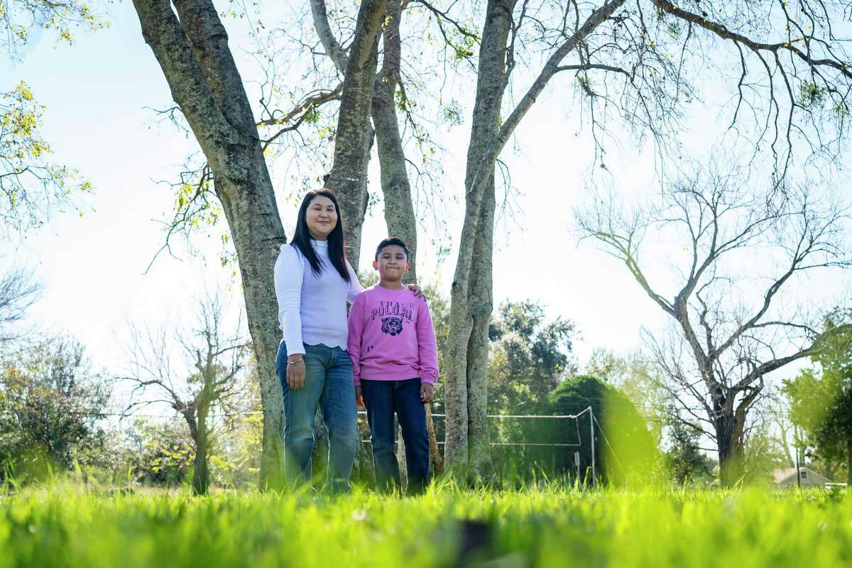 'A miracle in motion': After heart transplant, a mom and son (finally ...