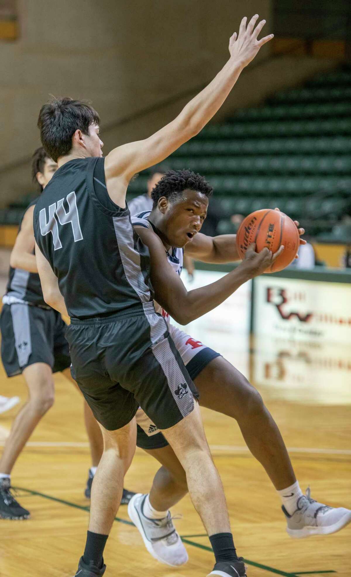 BYRON JOHNSTON TOURNEY: Plainview beats Randall in battle of district ...