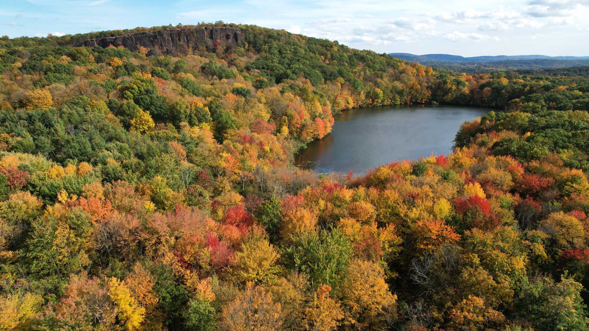 Parks, forests and trails in Connecticut to see peak foliage this week