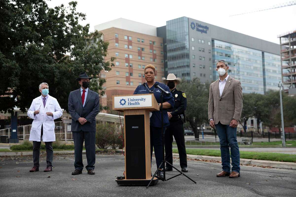 “It’s not just about you’: San Antonians urged to get boosted, wear ...