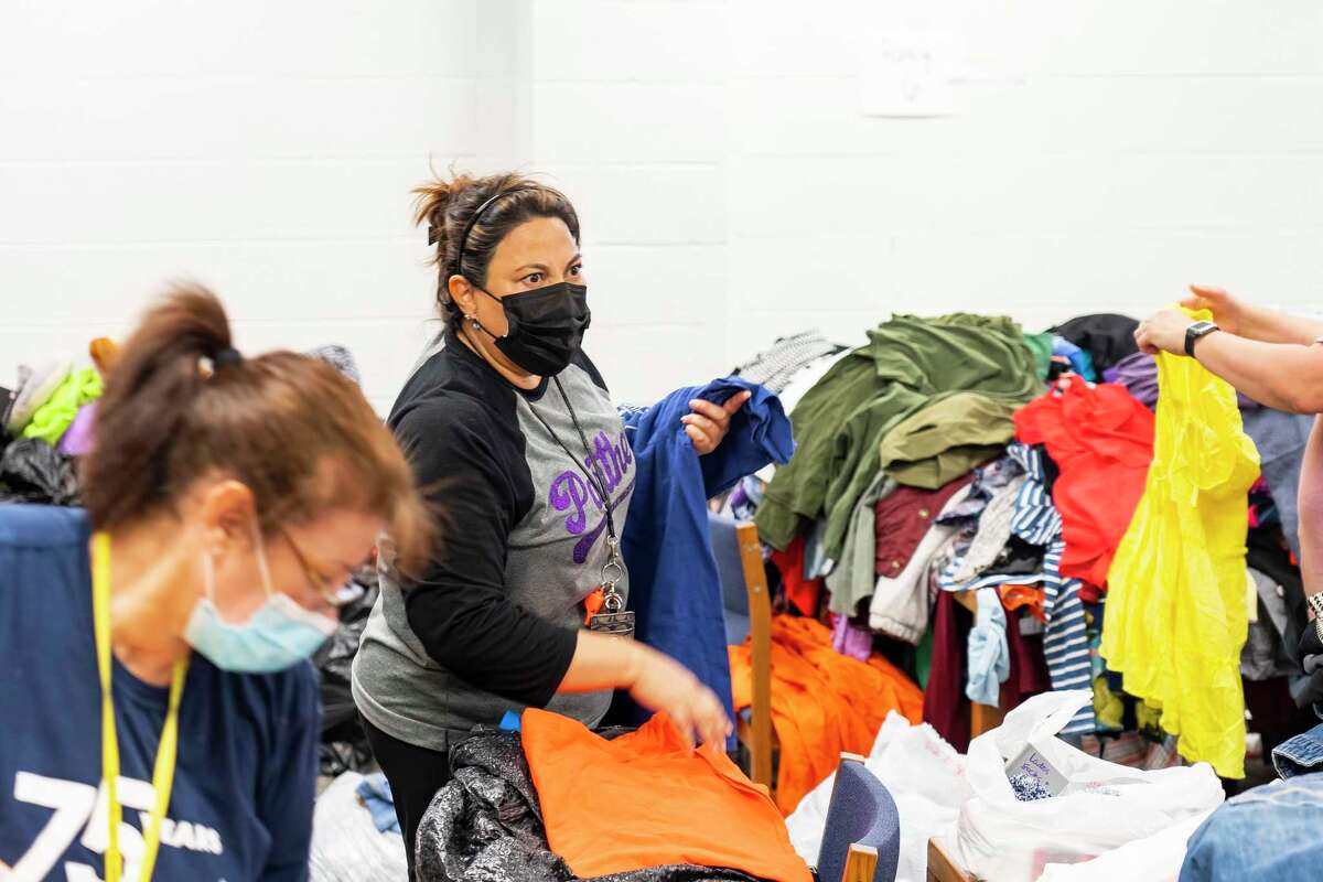 Spring Branch rallies after apartment fire displaces several families