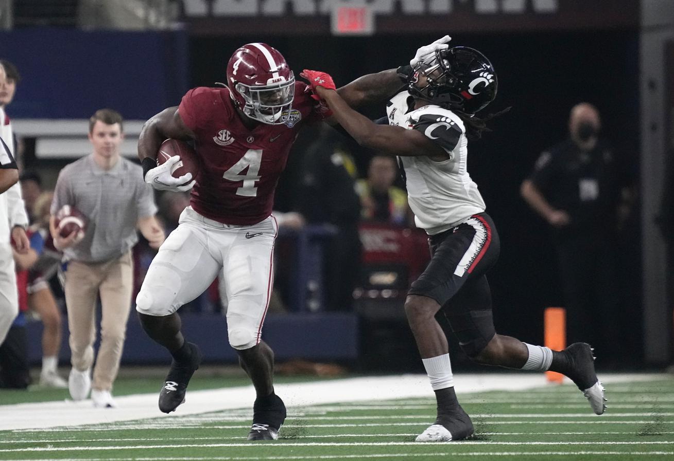 Alabama beats Cincinnati, advances to CFP title game