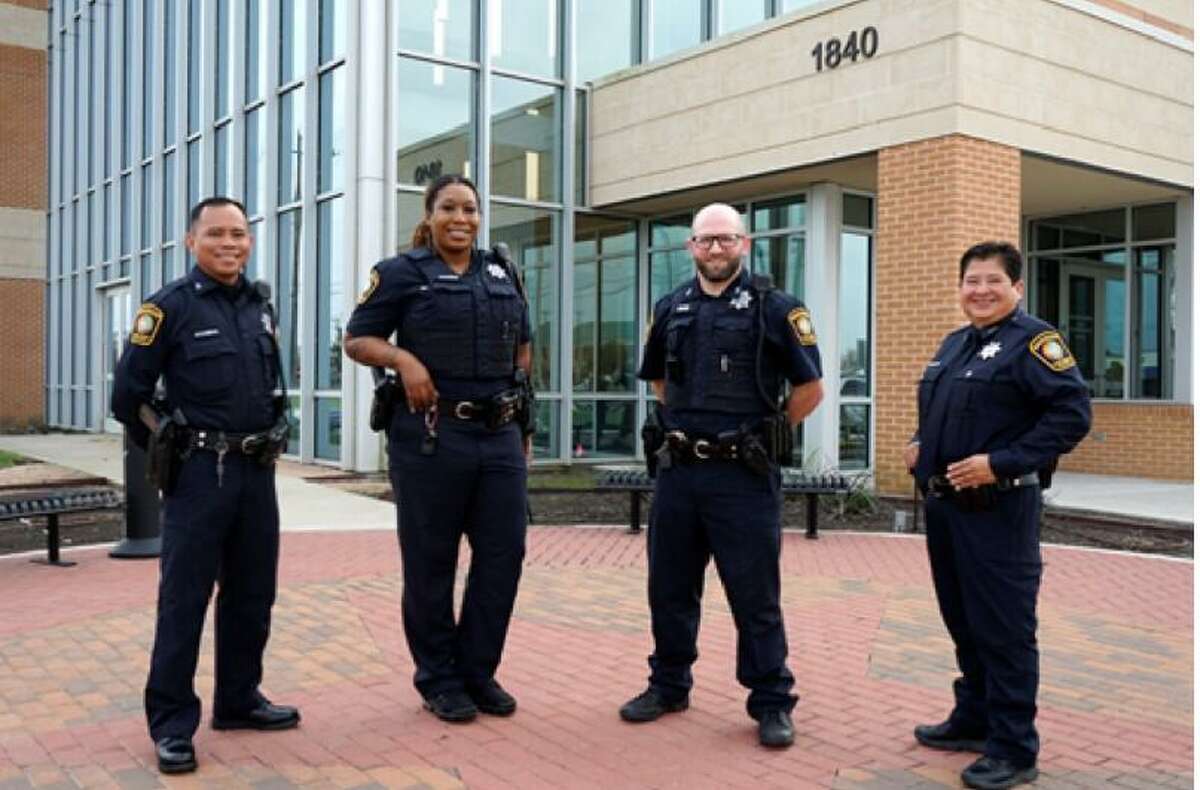 Fort Bend deputies get new dark blue uniforms Fort Bend deputies get new dark blue uniforms
