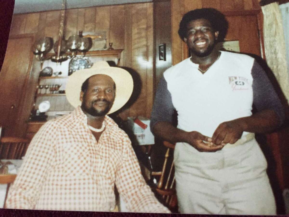 New Haven guitarist Rohn Lawrence, ‘one of the true wonders,’ dies at 60