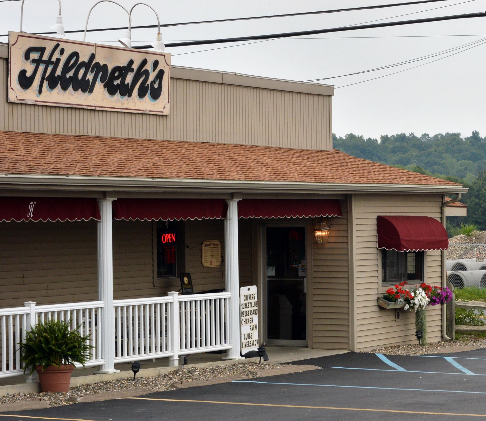 Bite-Sized: One opening, four closures announced