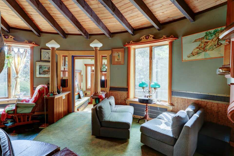 Quirky home with ties to Muppets and Grateful Dead lists for $799,000