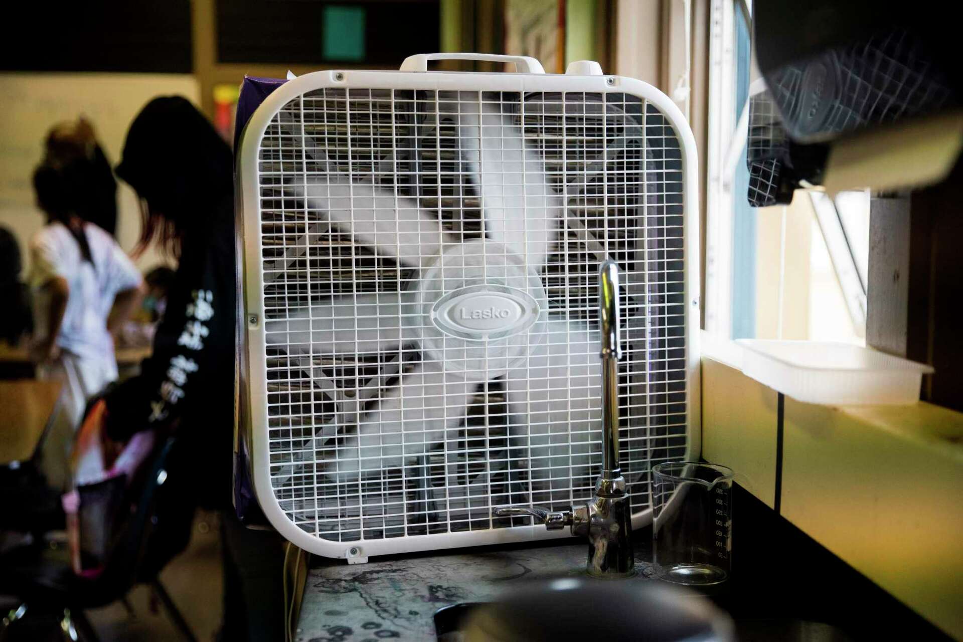 ‘Unprecedented’: More than 600 S.F. teachers or aides absent, forcing ...