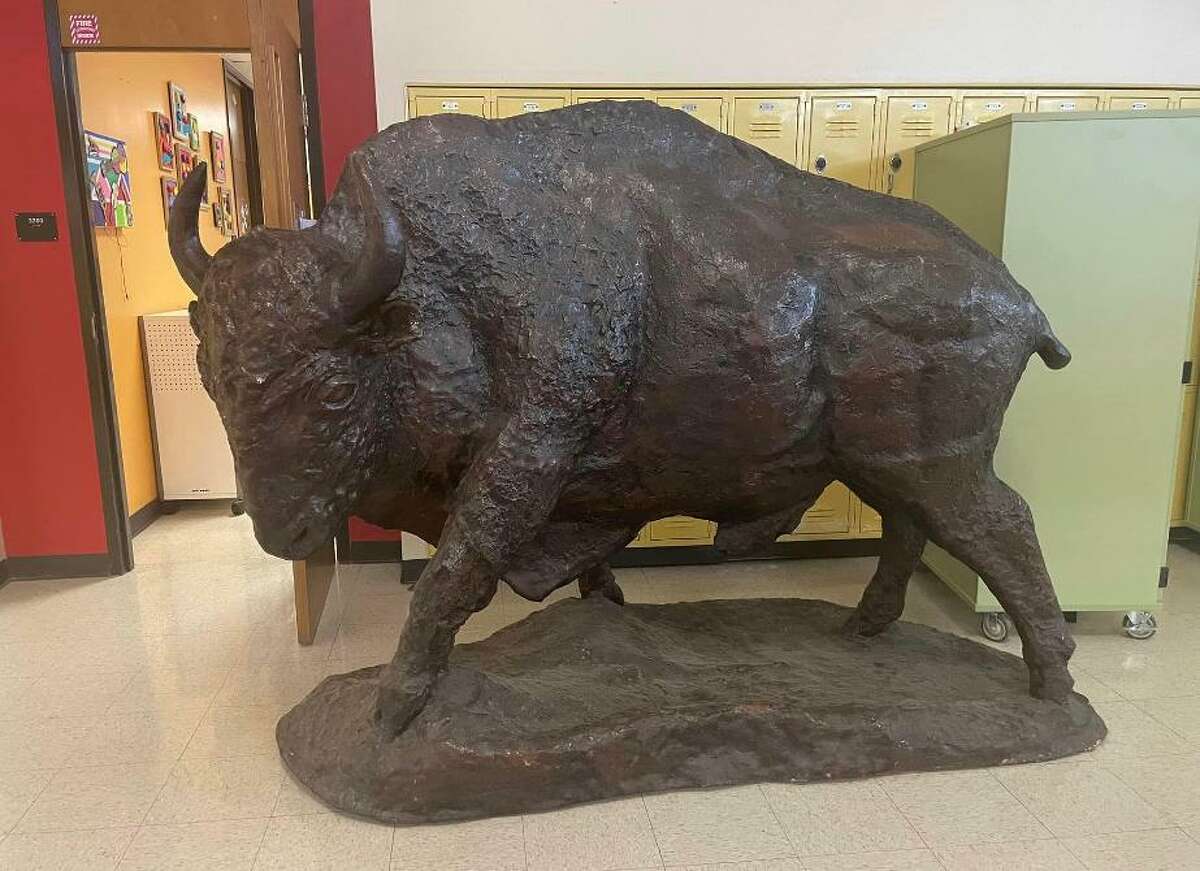 San Antonio sculptor Antonio Medina created local landmarks such as Sea ...