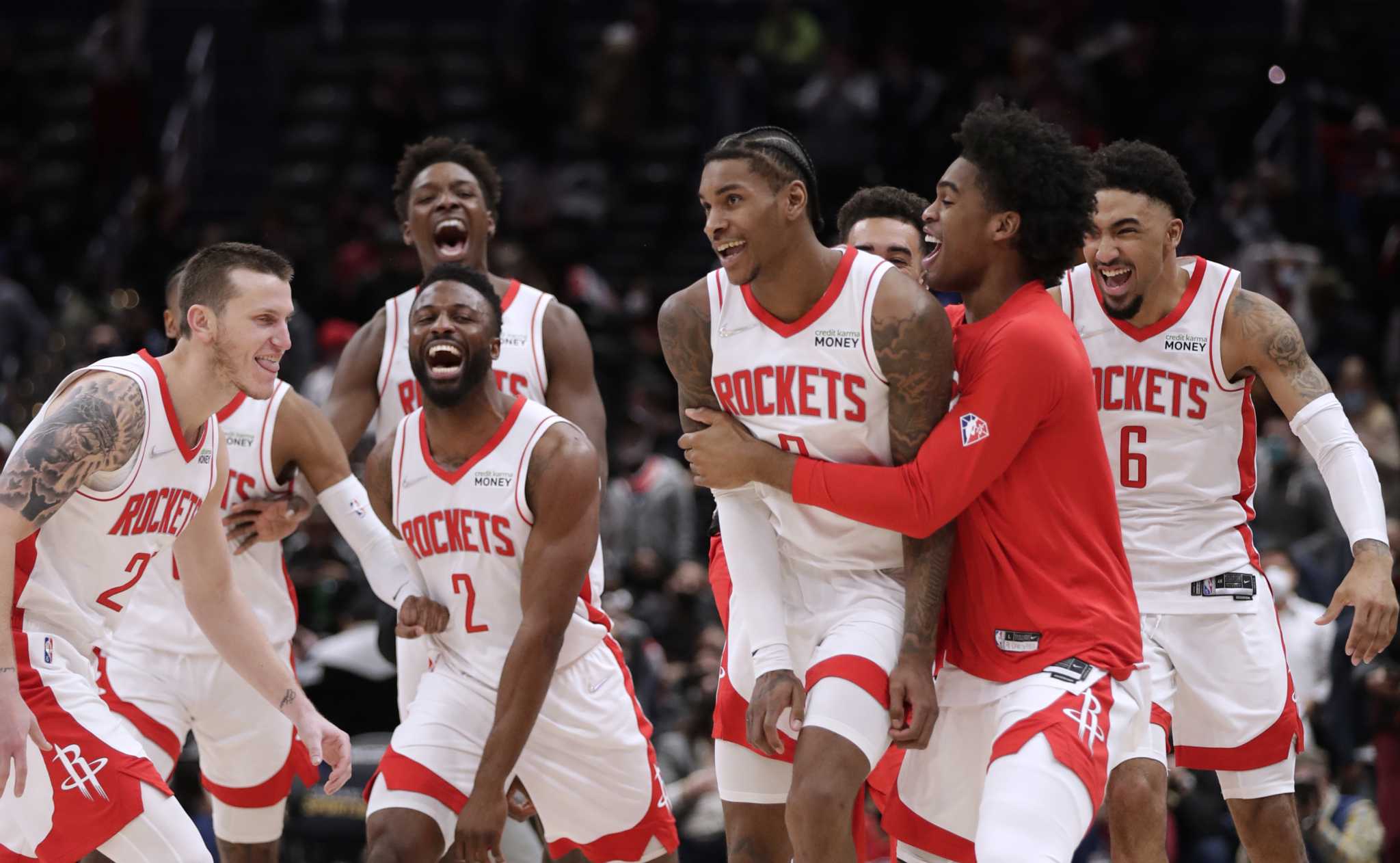 Days after suspension, Rockets' Kevin Porter hits game-winner
