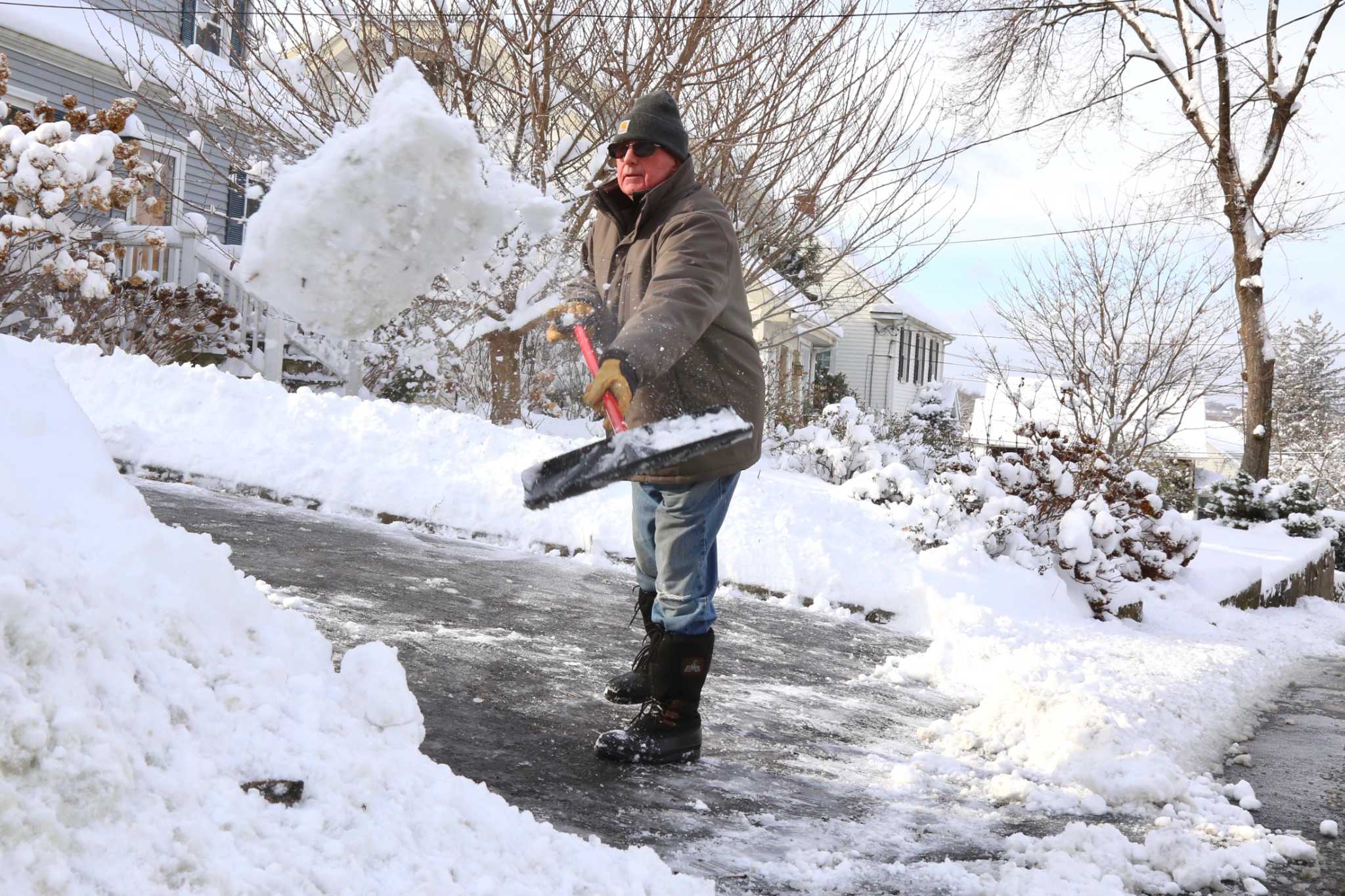 Snowfall causes ‘treacherous’ conditions in Norwalk but few crashes