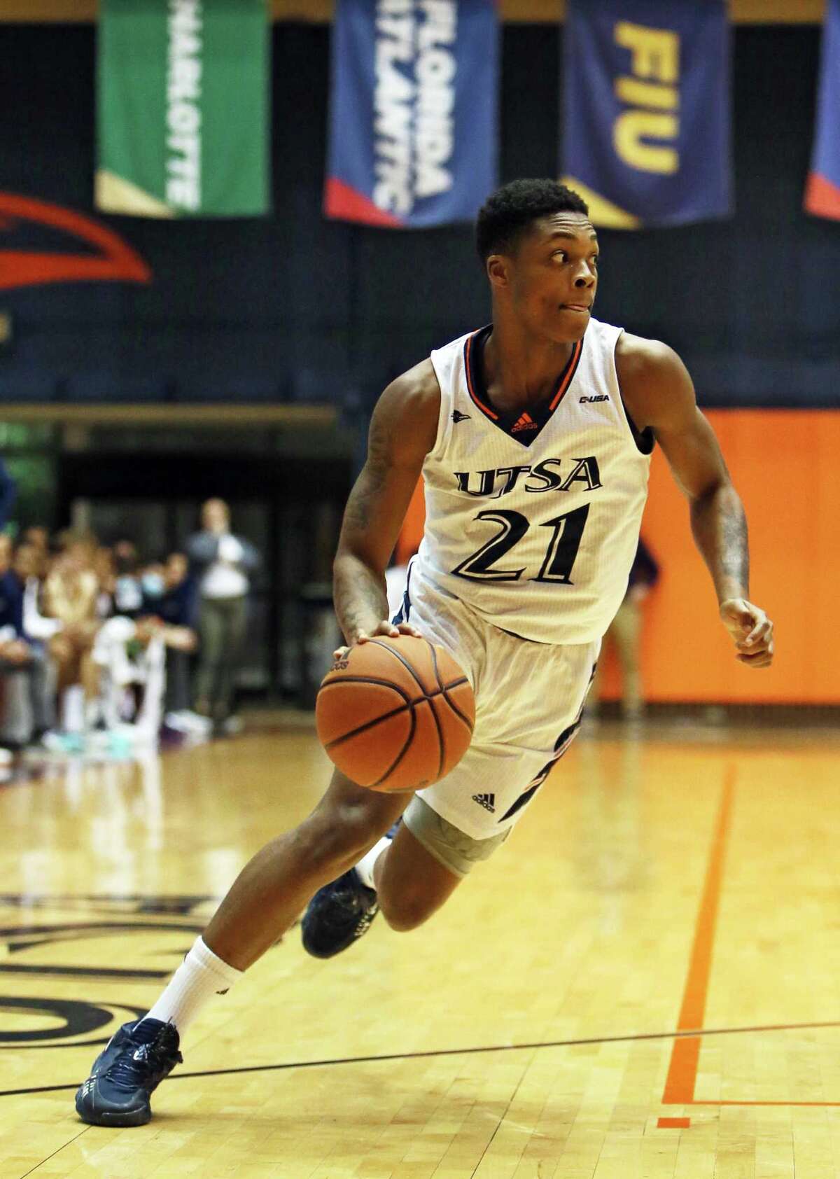 Louisiana Tech keeps UTSA winless in Conference USA play