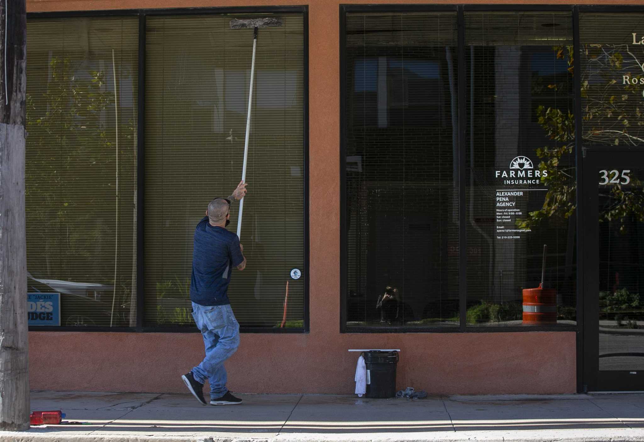 San Antonio window washer working to provide better days for family