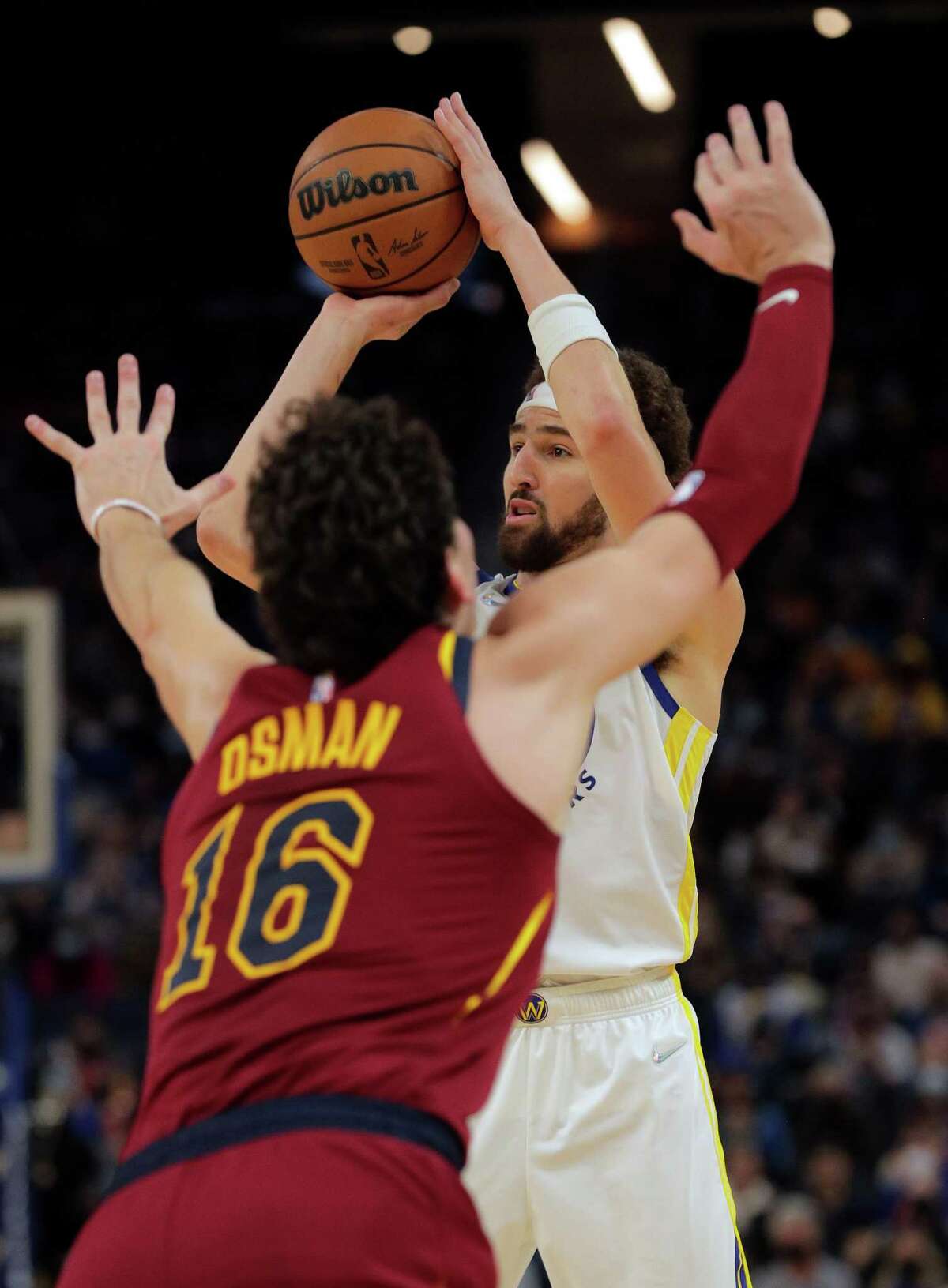 Klay Thompson makes triumphant return to Warriors after 941-day hiatus