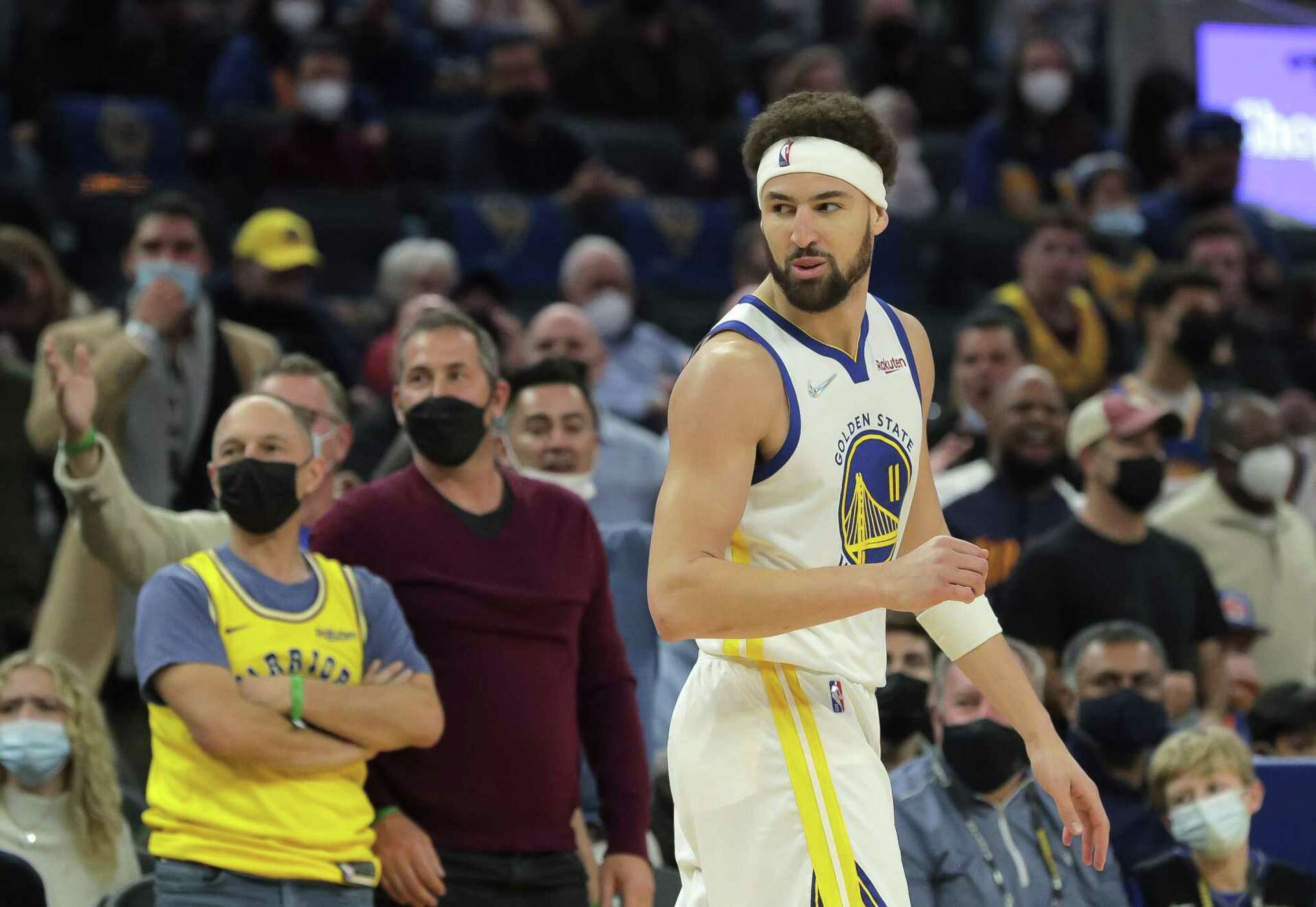 Klay Thompson makes triumphant return to Warriors after 941-day hiatus