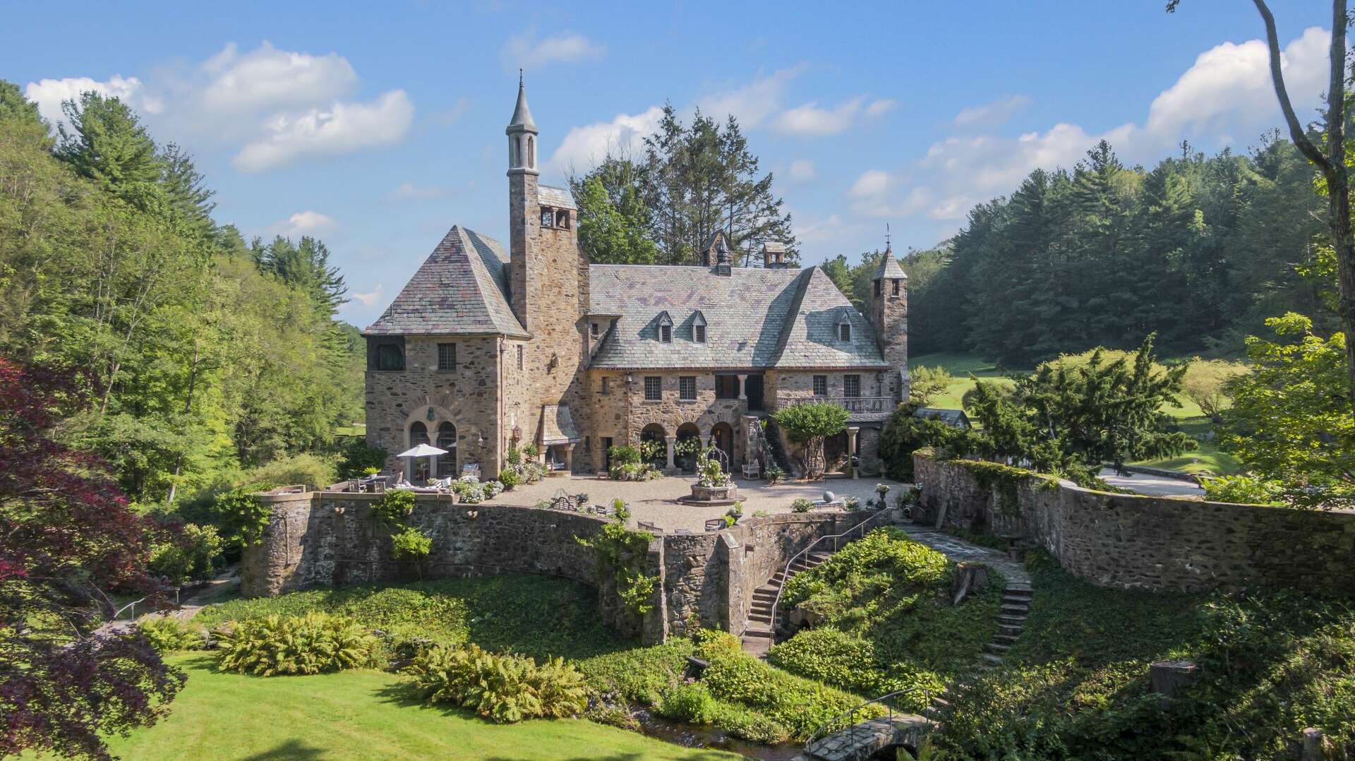 Cornwall Castle once home to New York socialite listed for $6.5M - CT ...