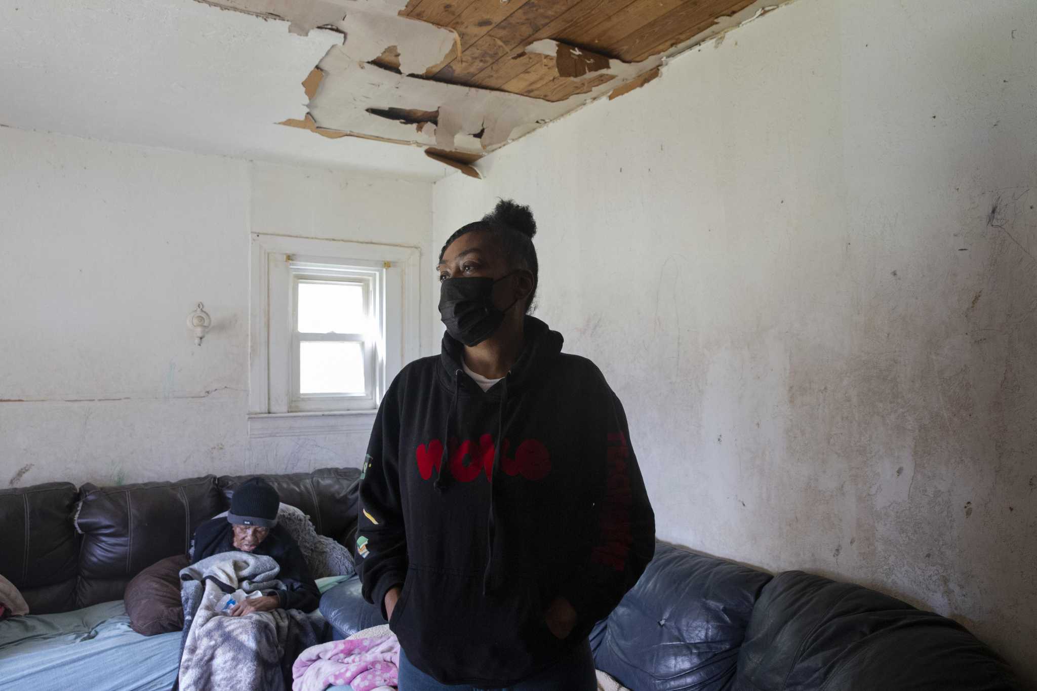 Years after Harvey, Houston-area homes remain in disrepair. Federal ...