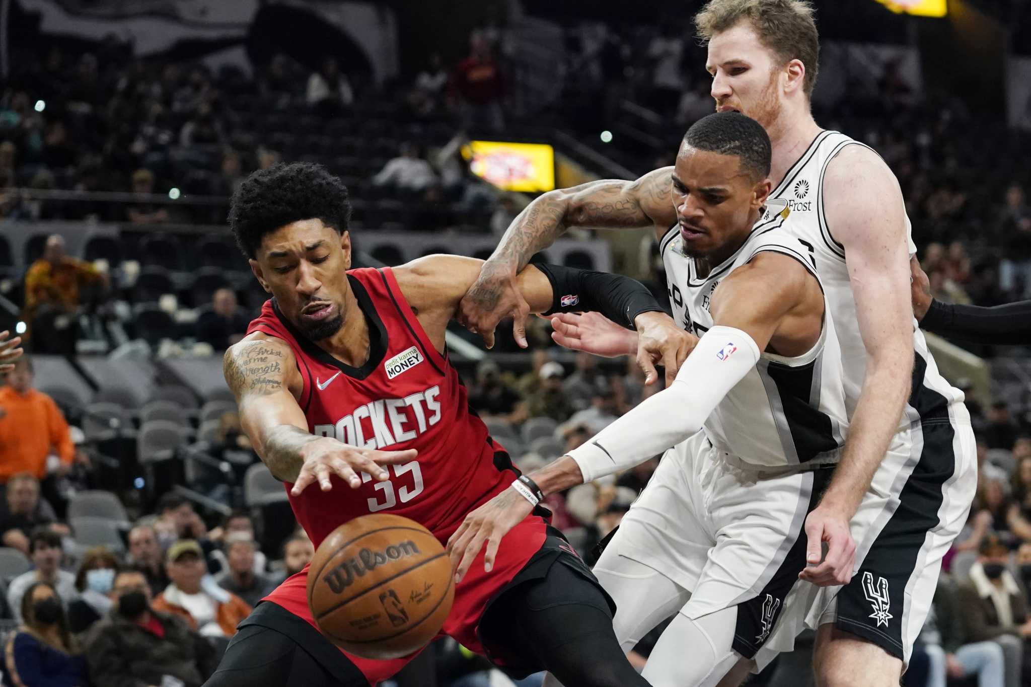 Rockets' Christian Wood picks up 'clean' technical foul